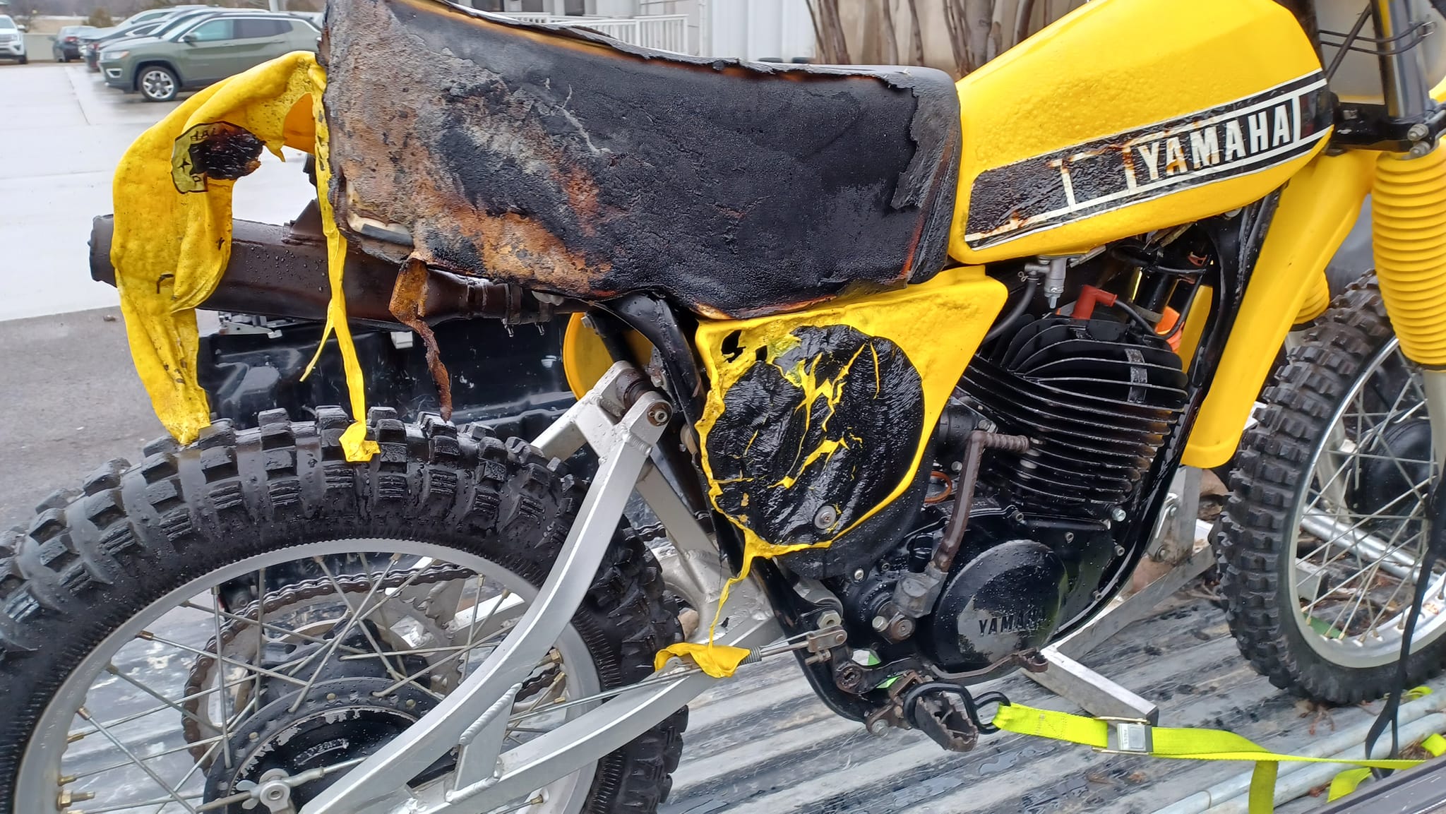 Just Picked Up a 1978 Yamaha YZ400 all original! Stock bars, grips, levers, tires... etc - Old ...